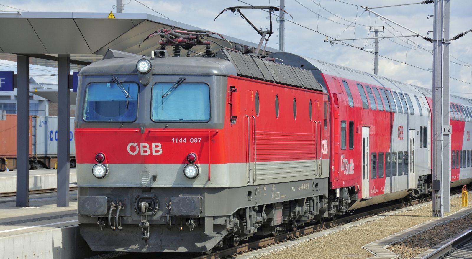 loco-info.com - Austrian Federal Railways classes 1044 and 1144